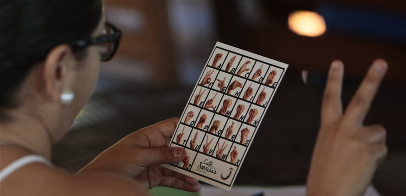 Smart Glasses Allow Deaf People To Read Conversations Around Them World Today News
