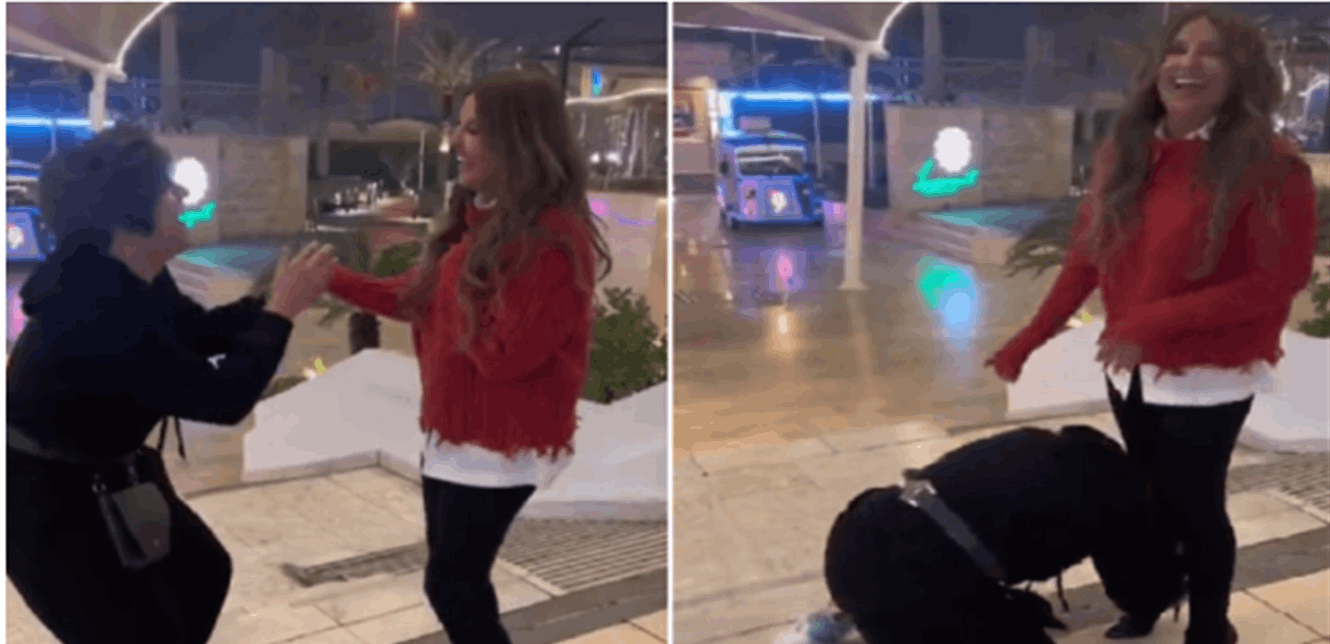 فنانة شهيرة في موقف صعب بعد هجوم شاب عليها والركوع لتقبيل قدمها