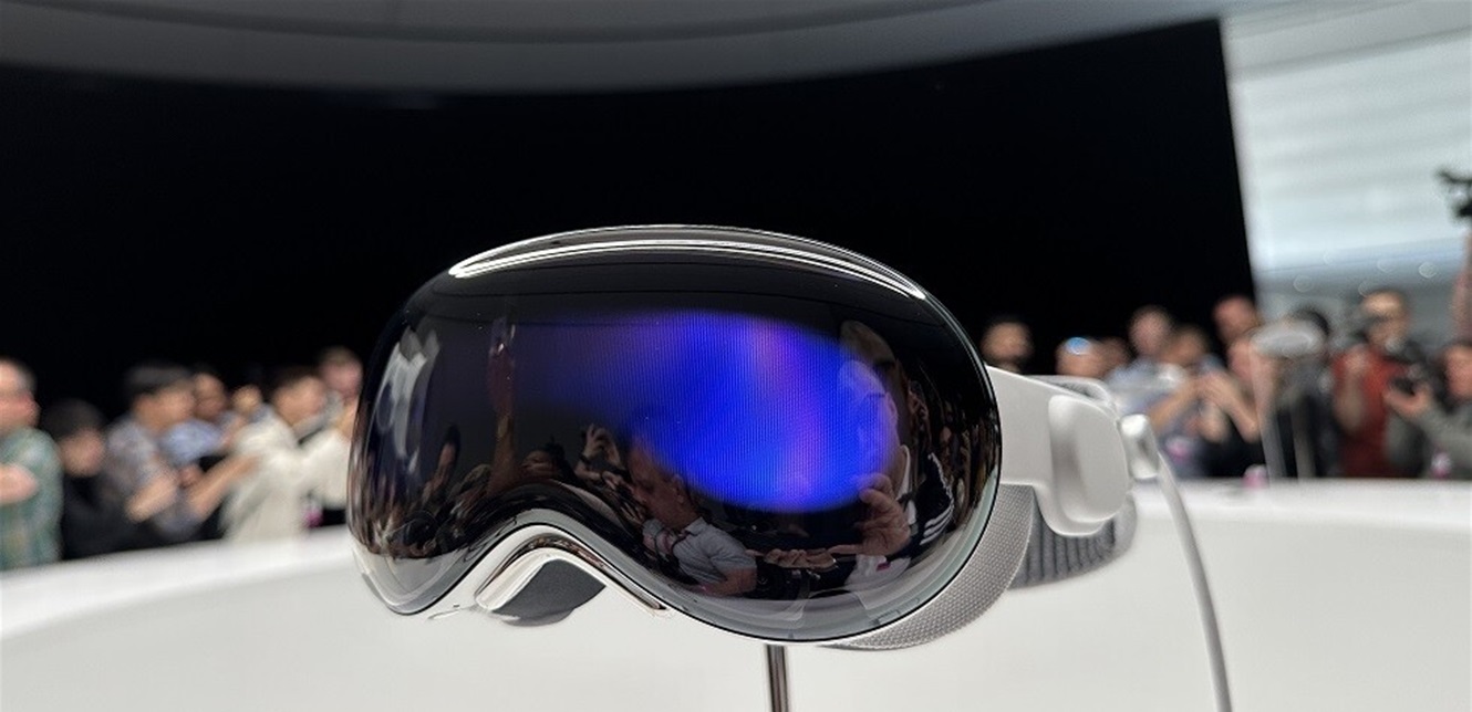 Apple Launches Vision Pro Glasses App Store: Everything You Need to ...