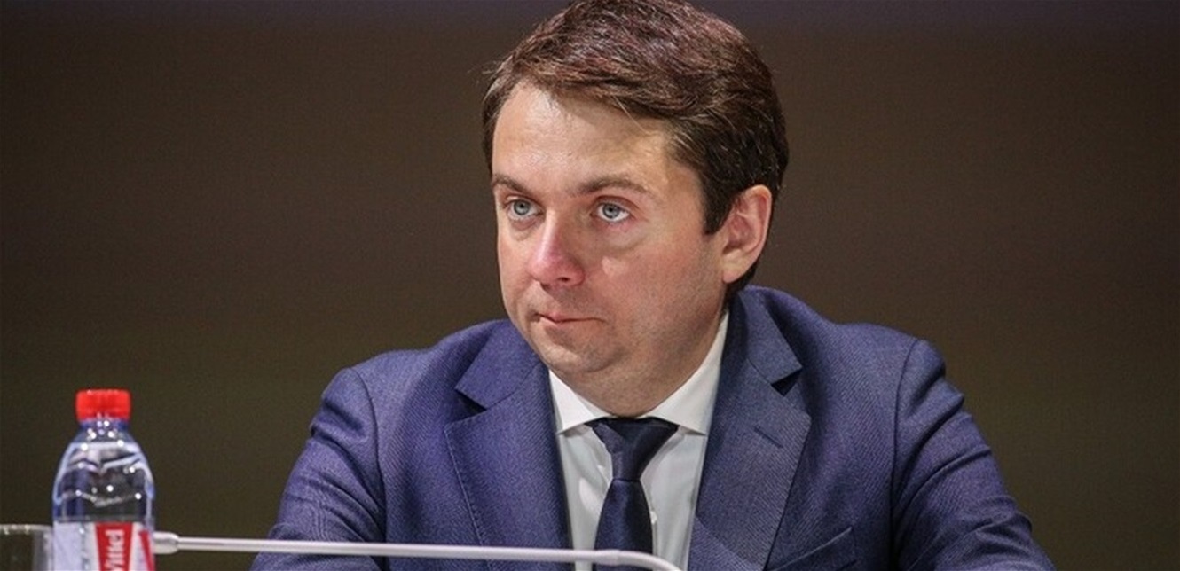 بعد طعنه حاكم مقاطعة مورمانسك الروسية.. المشتبه به يعترف بجريمته