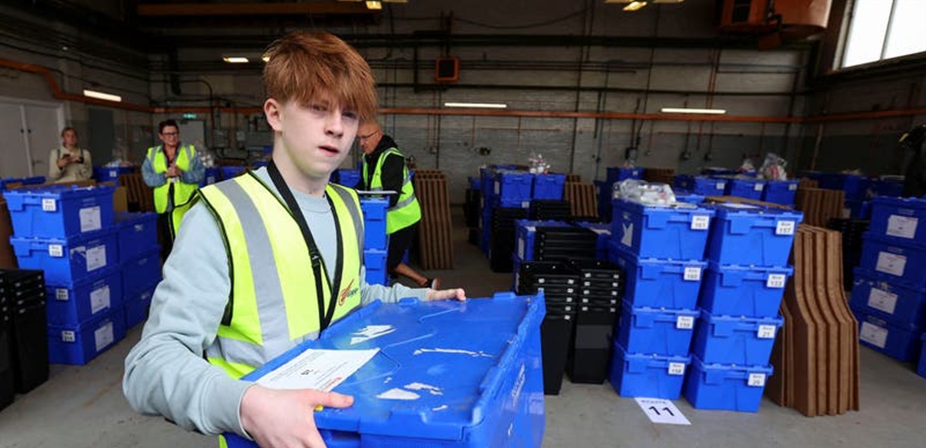 البريطانيون ينتخبون اليوم.. سوناك يكافح للنهاية وستارمر يتطلع للنصر