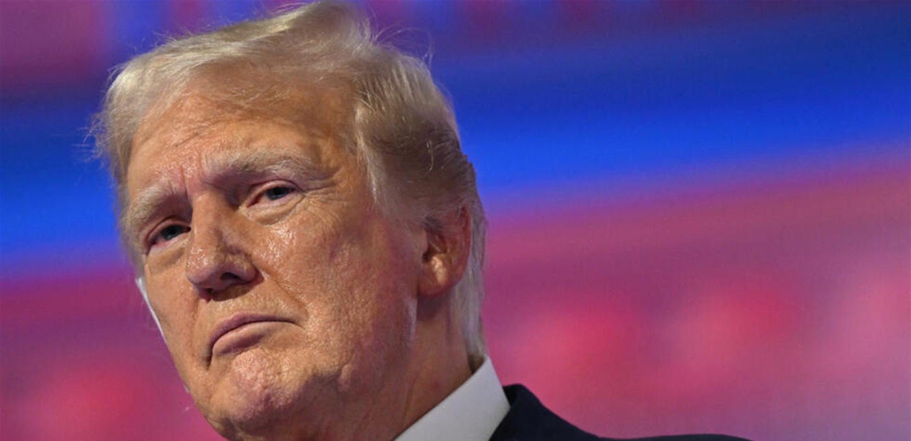 4 صور أيقونية أعطت ترامب دفعاً غير متوقع