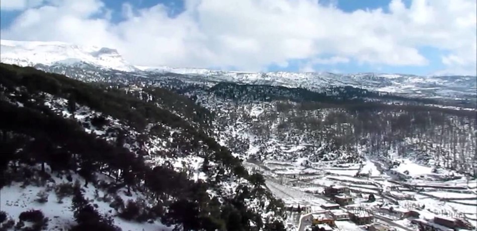 "القموعة".. قبلة سياحية