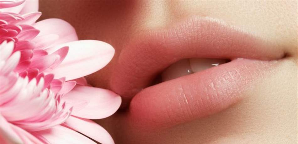 إحصلي على شفاه وردية في المنزل