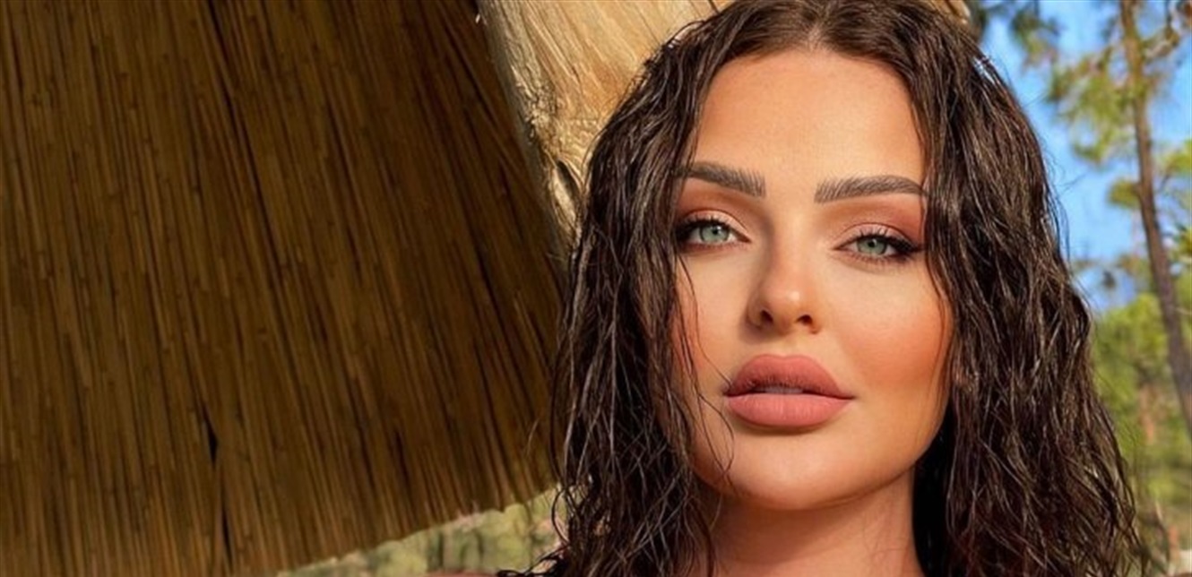 زين كرزون تلفت الأنظار بفستان البحر (صور)