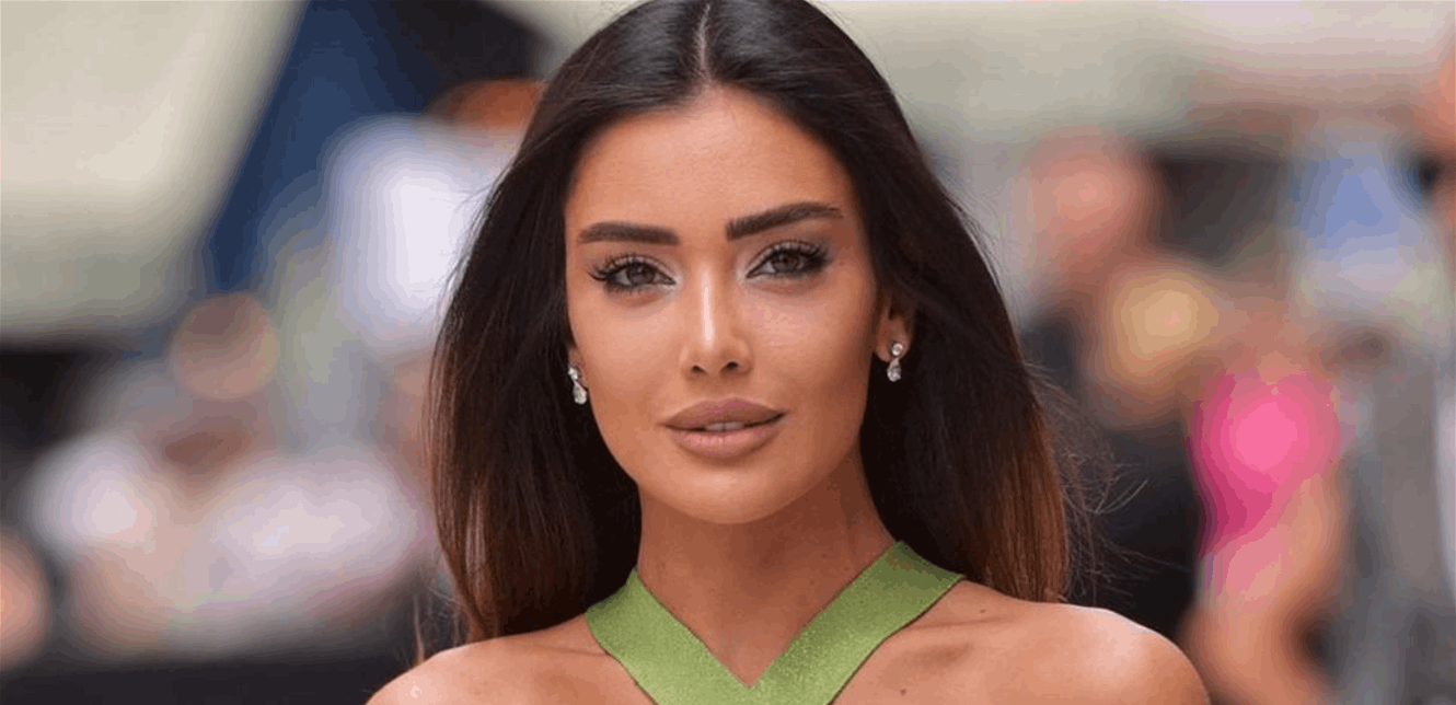 Once again, Jessica Azar steals the spotlight in Paris. She appeared as ...